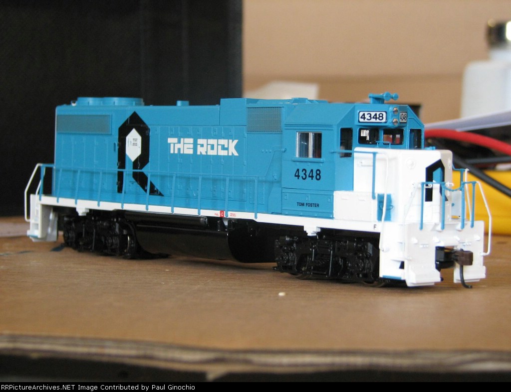 Rock Island locomotive in HO scale
