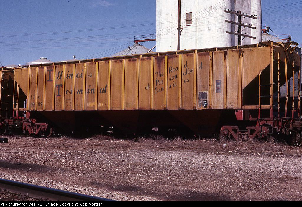 Illinois Terminal (ITC) covered hopper 1999