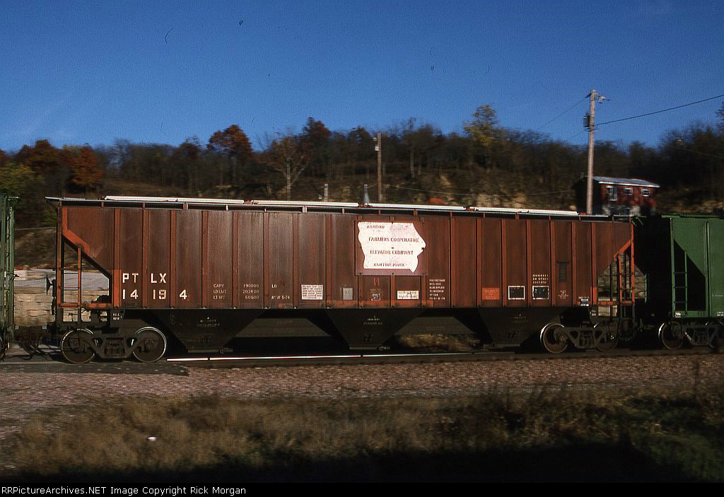 PTLX Covered Hopper, Ashton Farmers Co-Op