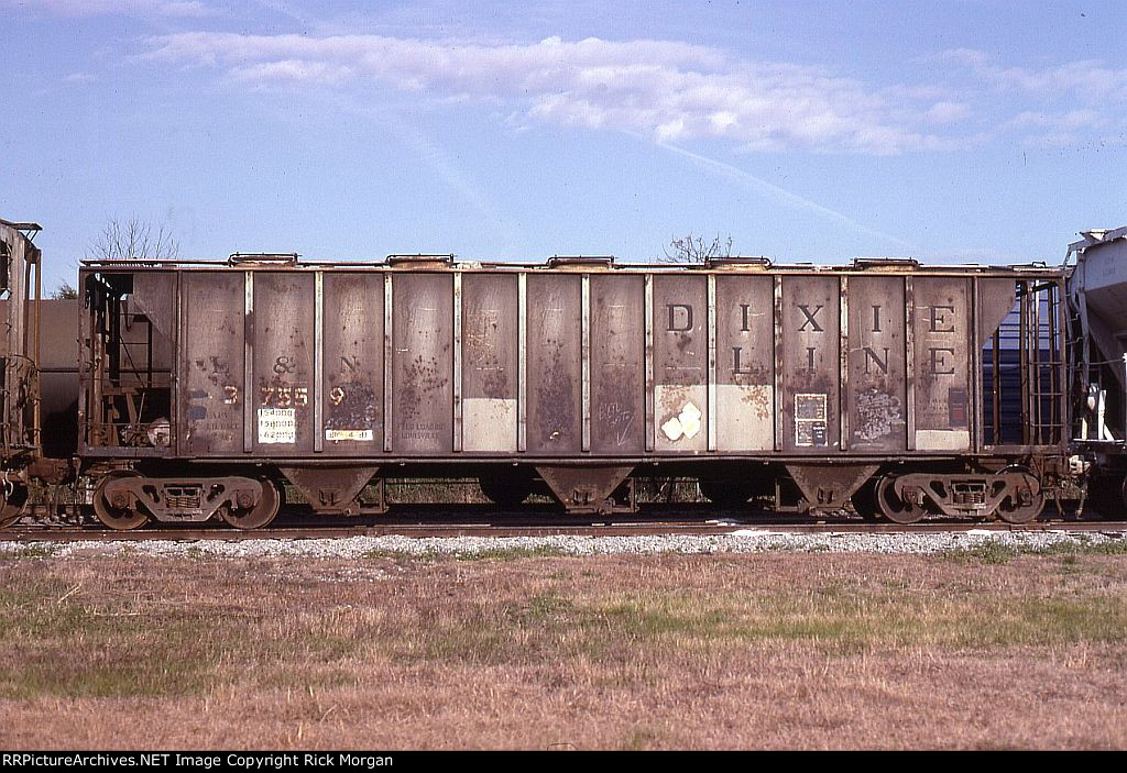 L&N Covered Hopper 37559