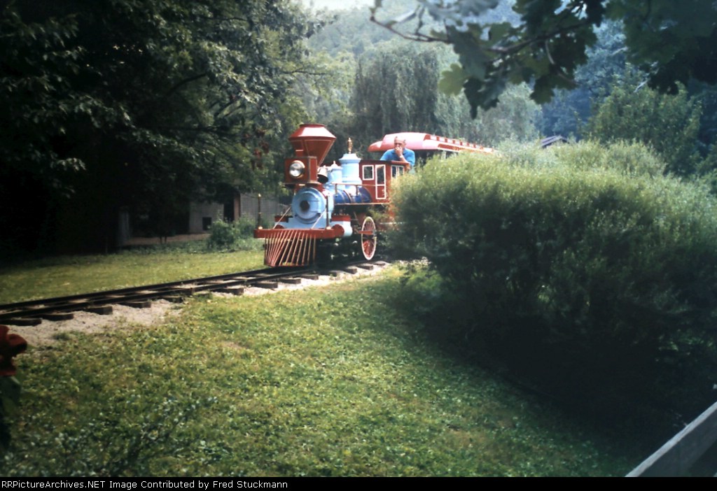 Cool little train to ride at the Cleveland Zoo.