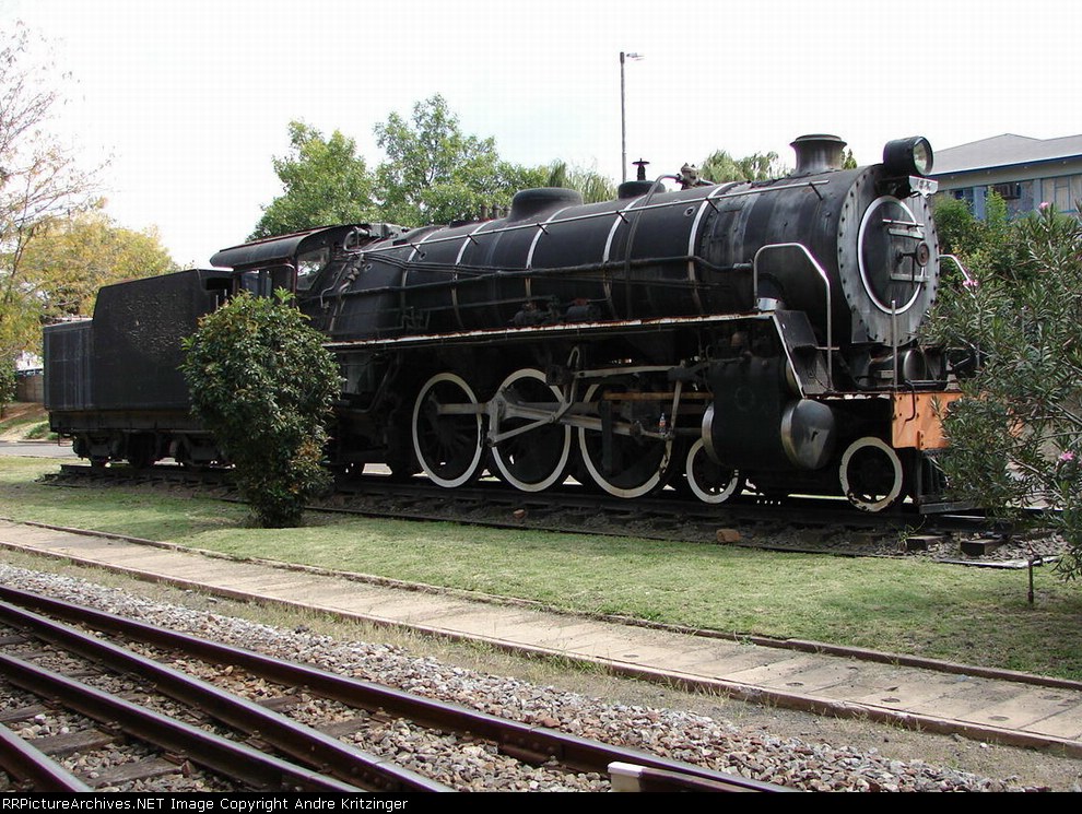 SAR Class 16DA 878 (4-6-2)