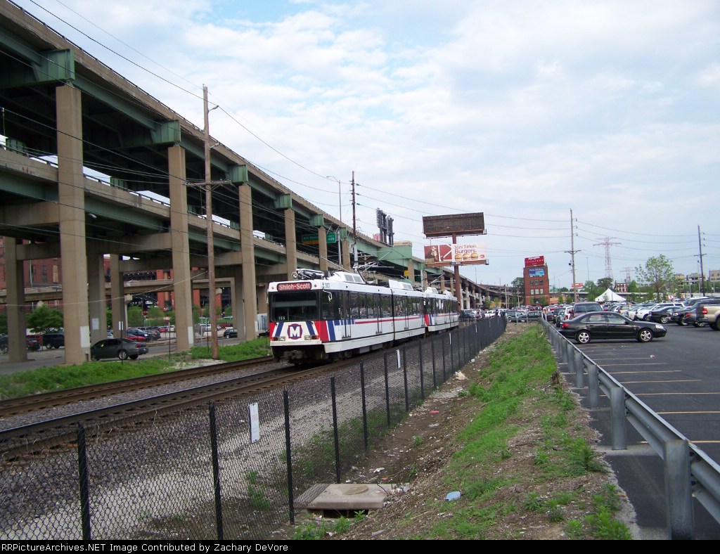 Metrolink 307 en route to Shiloh-Scott