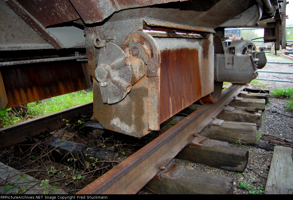 Side discharge hopper.