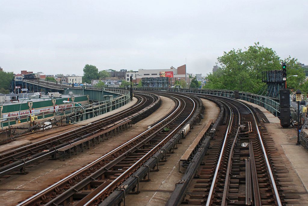 MTA #7 track