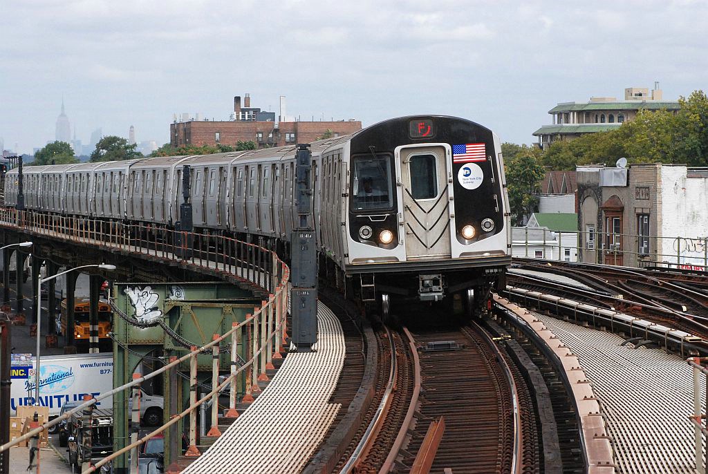 MTA F Train arriving Kings Highway