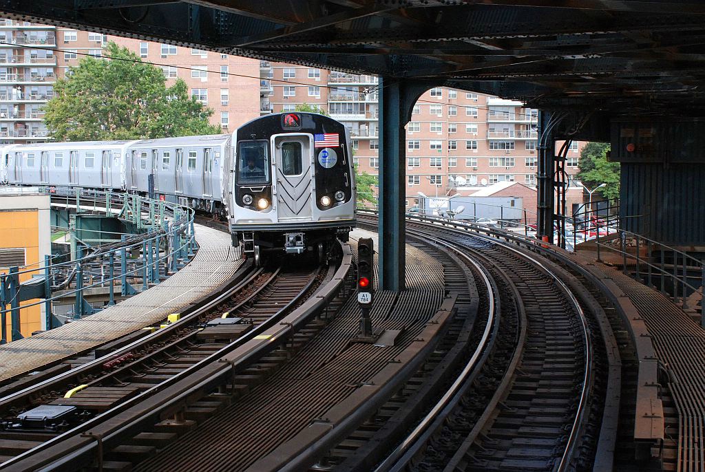 MTA - F train arriving West 8th