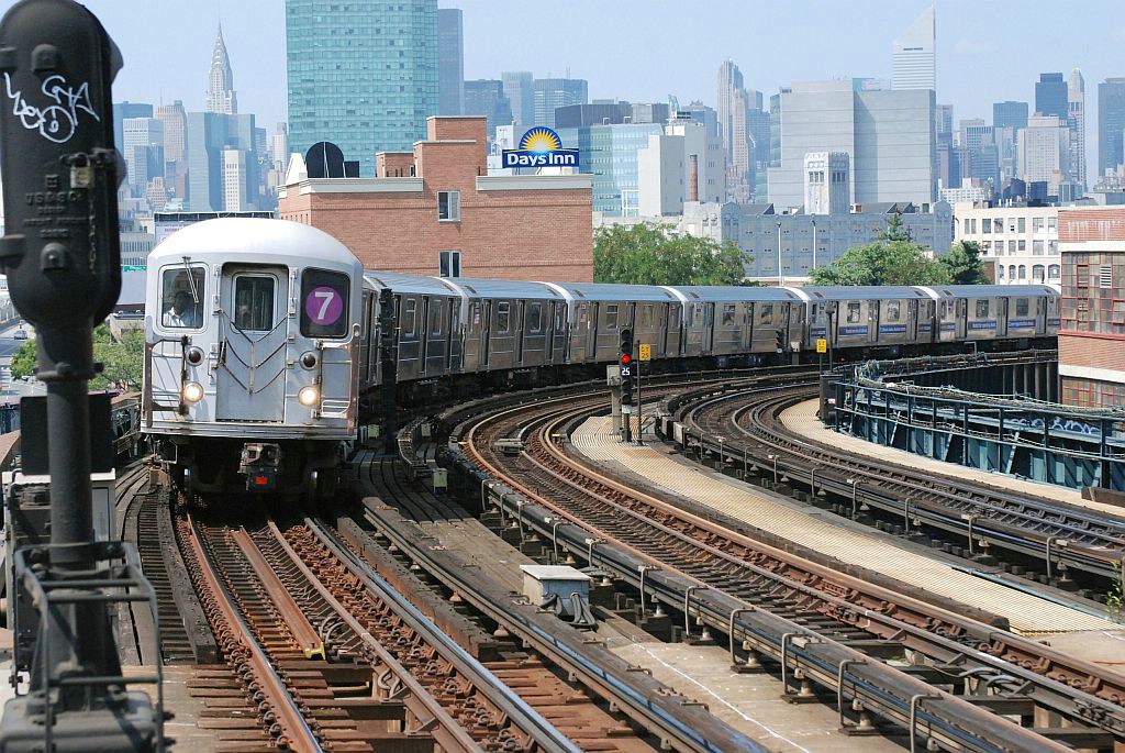 7 Train @ 33 & Rawson