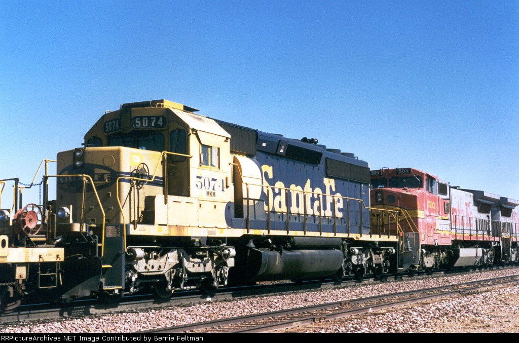 Santa Fe SD40-2 #5074 eastbound