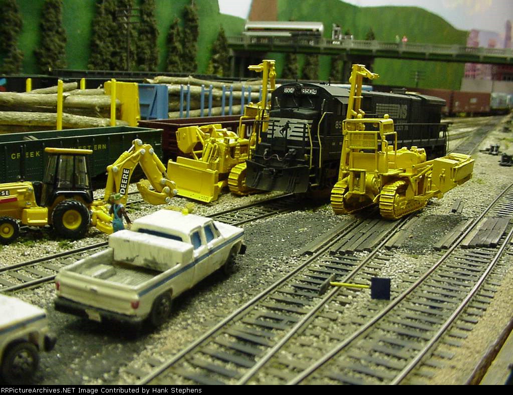 Stephens Railcar Services--Derailment Response Team has things well in ...