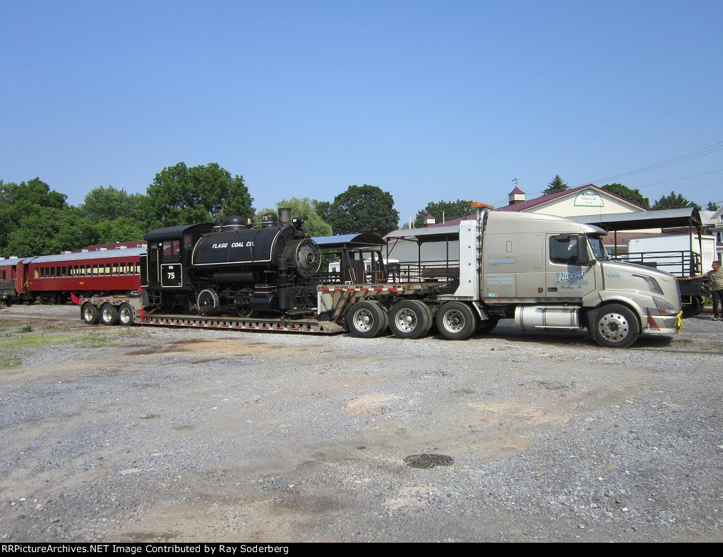 Flagg Coal 75 arriving in Walkersville, MD