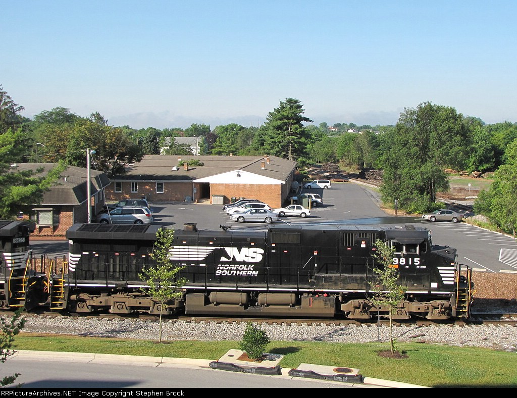 NS 9815, lead unit on the 40Q