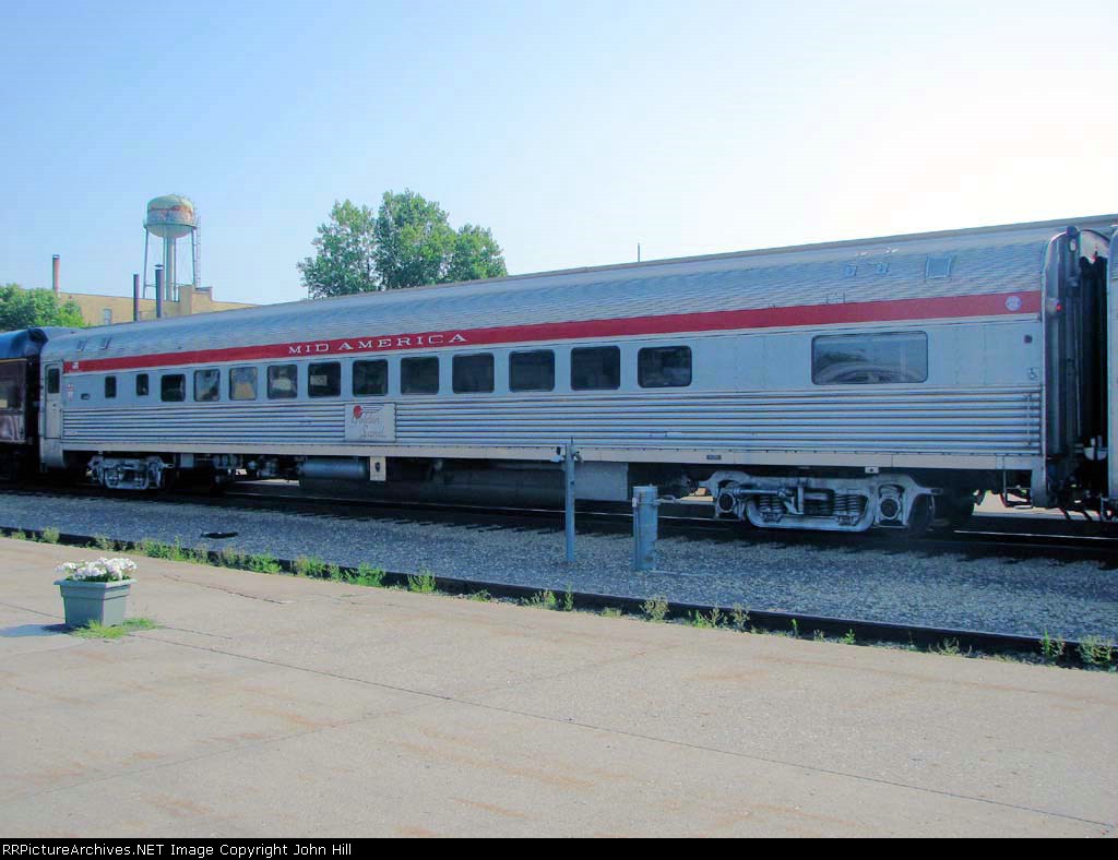 090811014 SP "Golden Sand" PPCX 800748 at Amtrak Midway Station