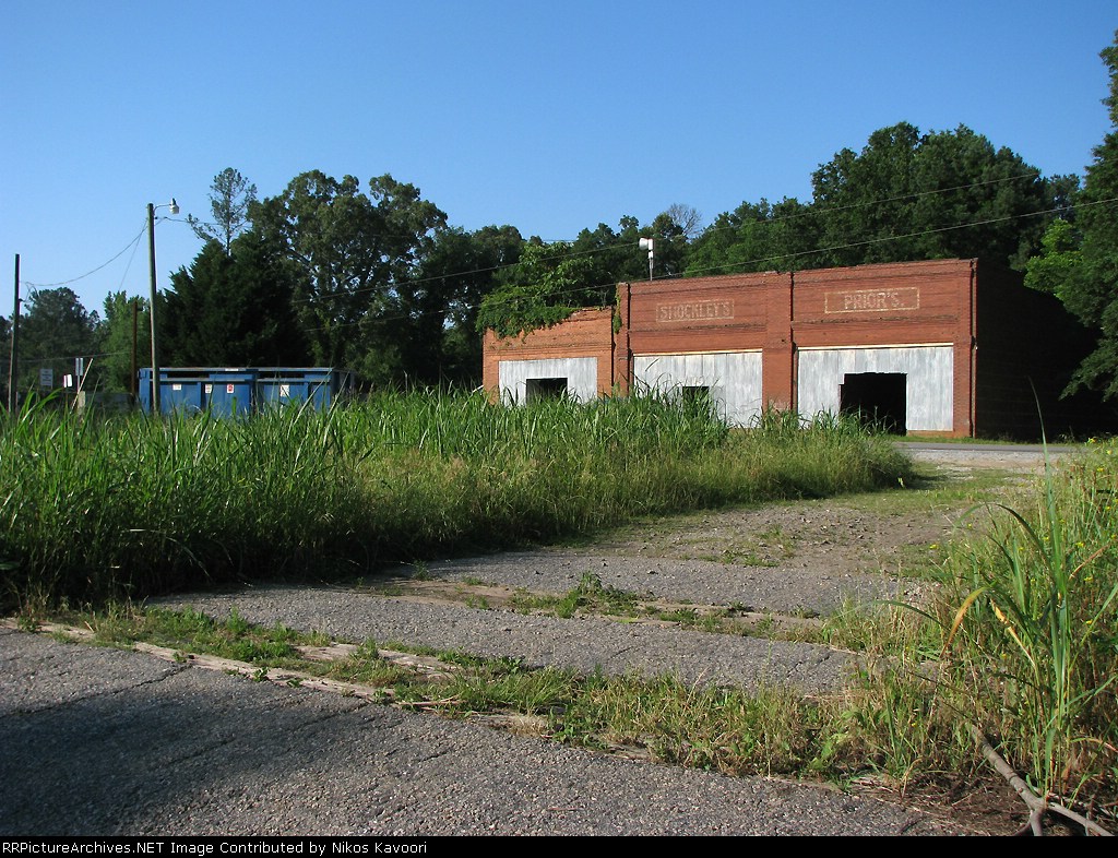 The other surviving building in Apalachee withgrade crossing in the ...