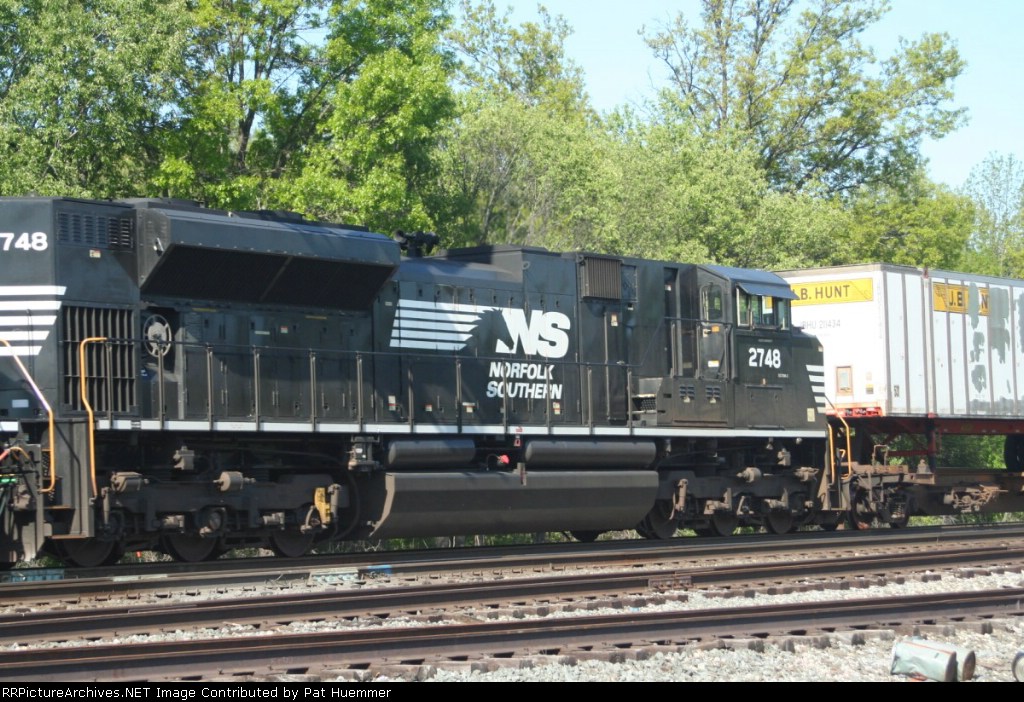 NS 2748