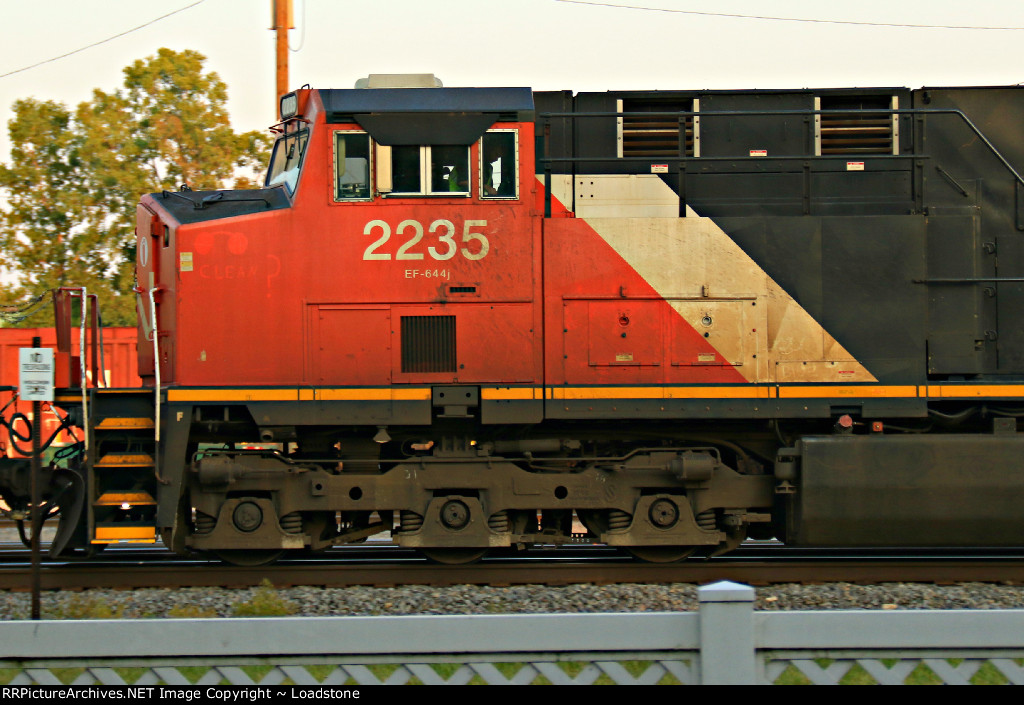 CN 2235