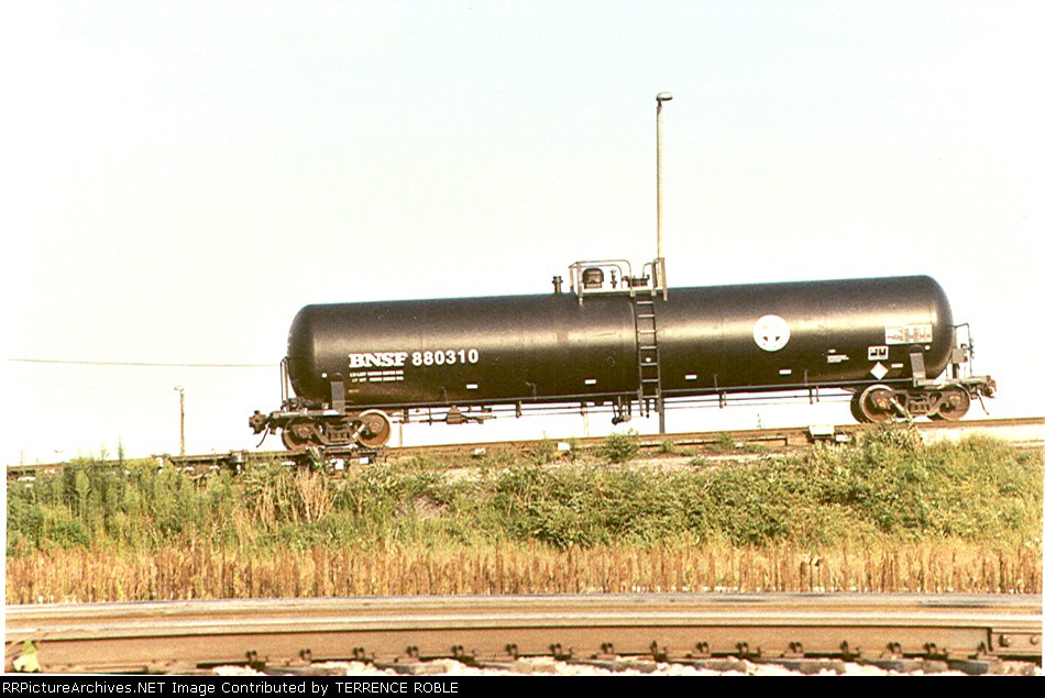 BNSF tank car