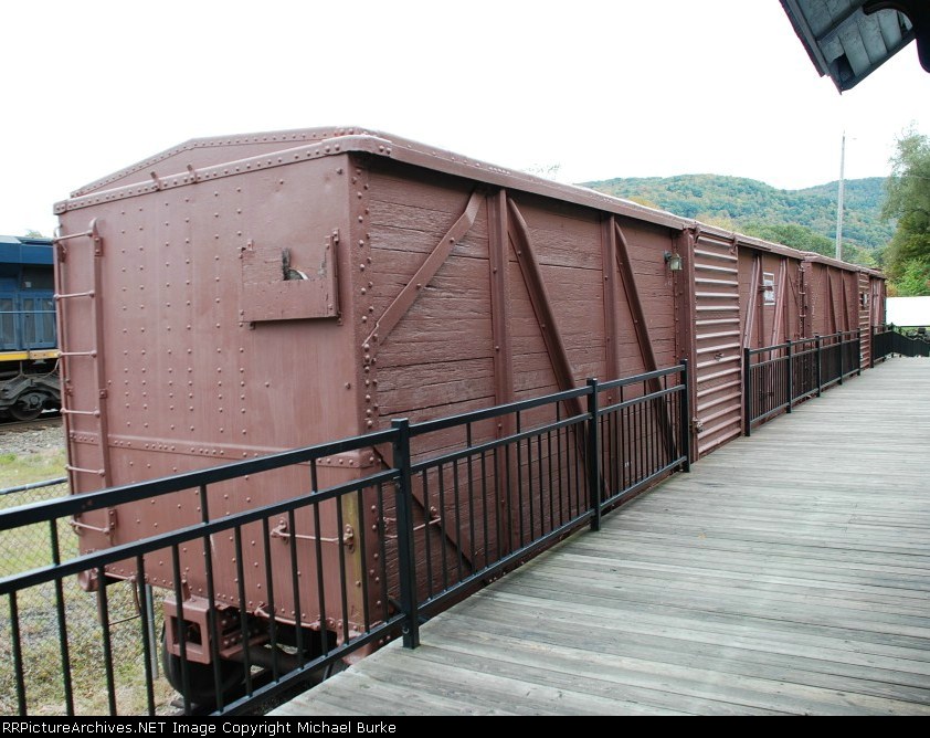Boston & Maine outside braced wooden box cars on display