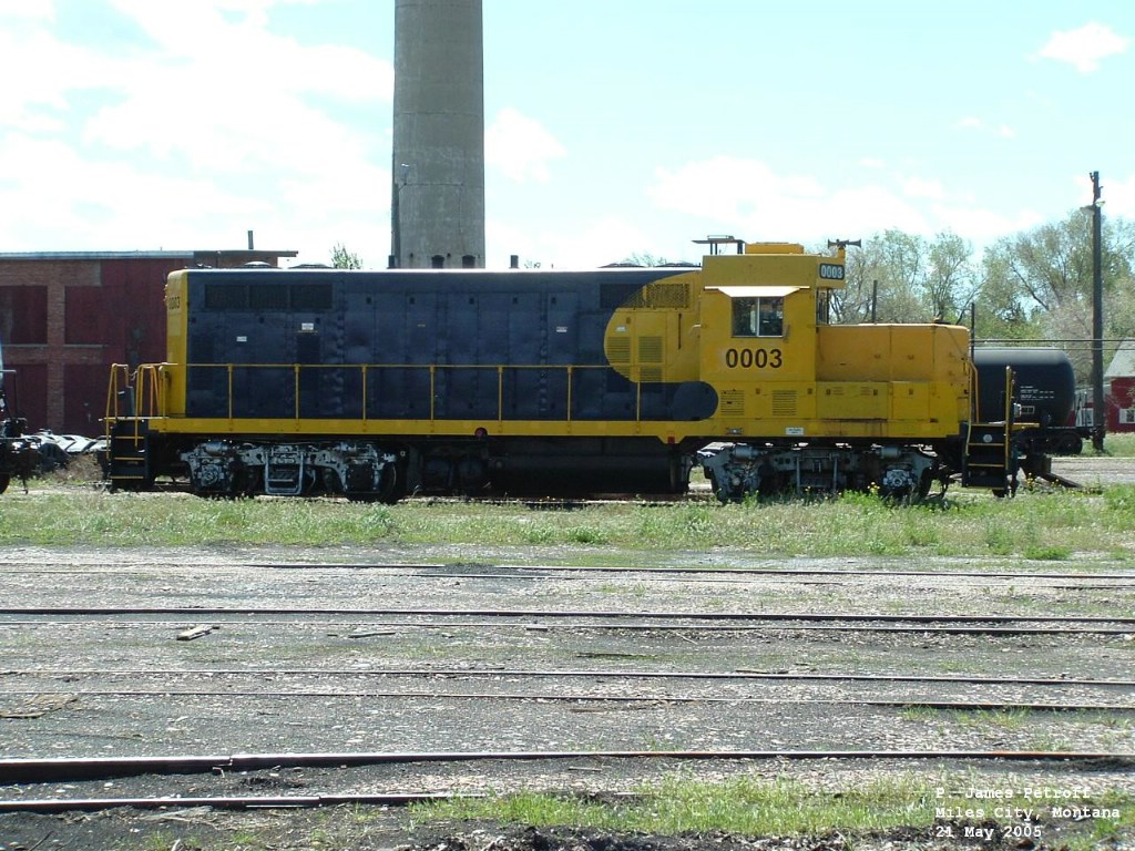 TRRI 3 is Trinity Rail Service's unit in operation for moving cars