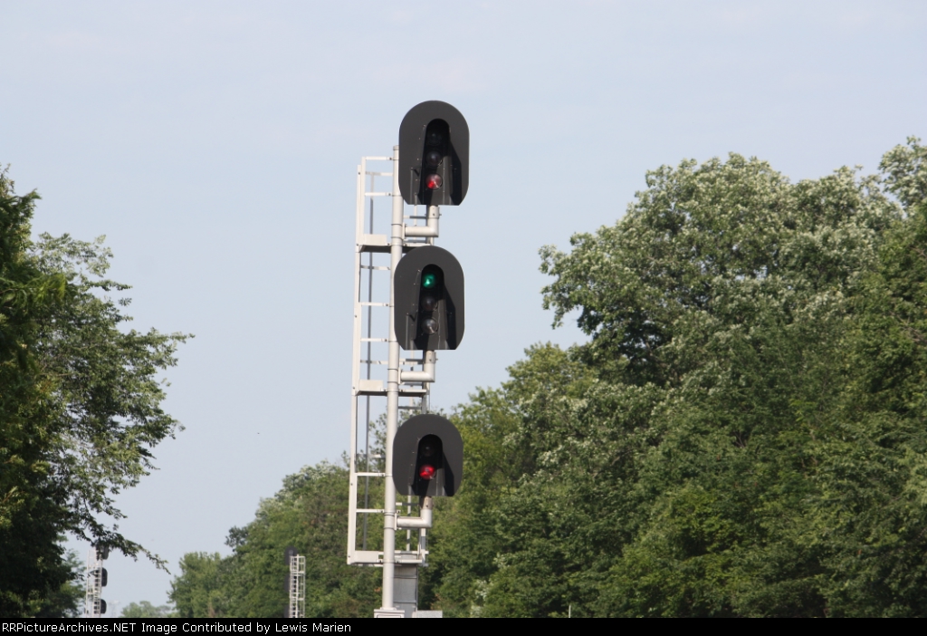 Diverging clear at Sangamon for NS 906