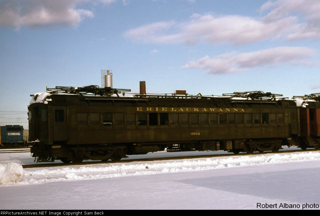 ie Lackawanna (EL 3562) M54s