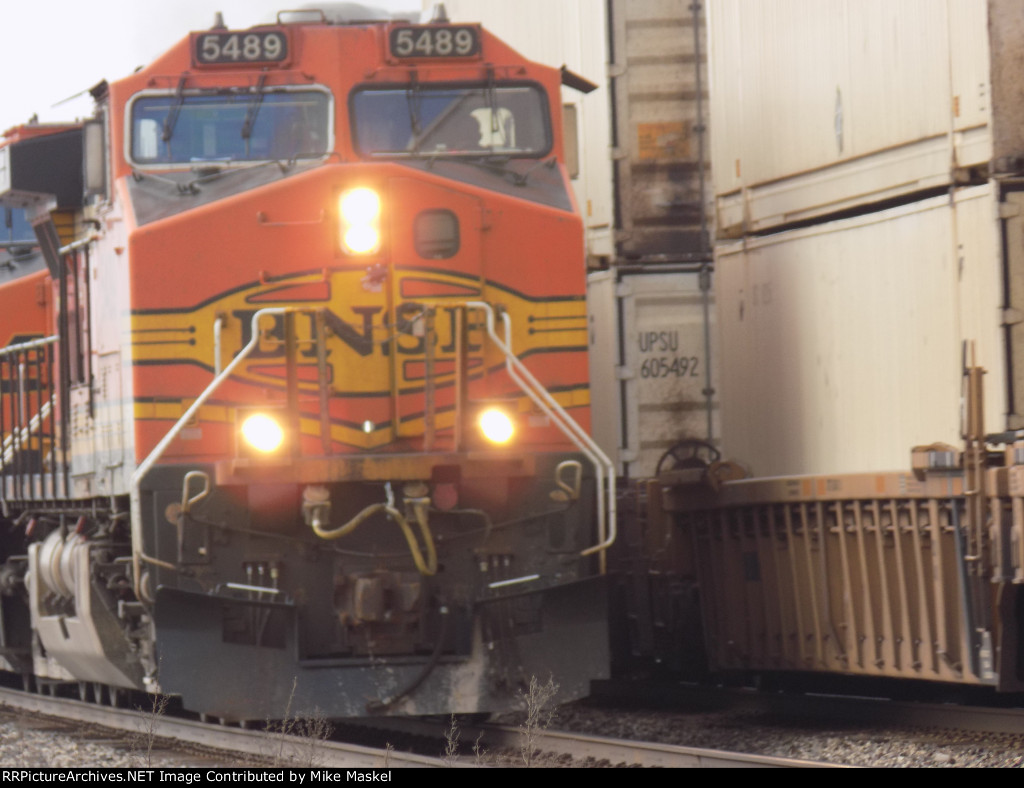 BNSF 5489