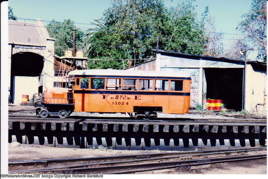Rail bus on the turntable