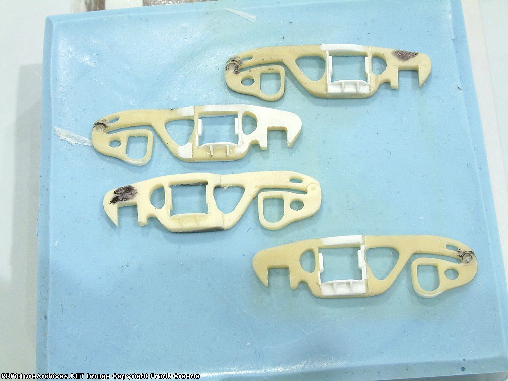 Scratchbuilt resin Buckeye 6-wheel truck - model by Bobby Pitts