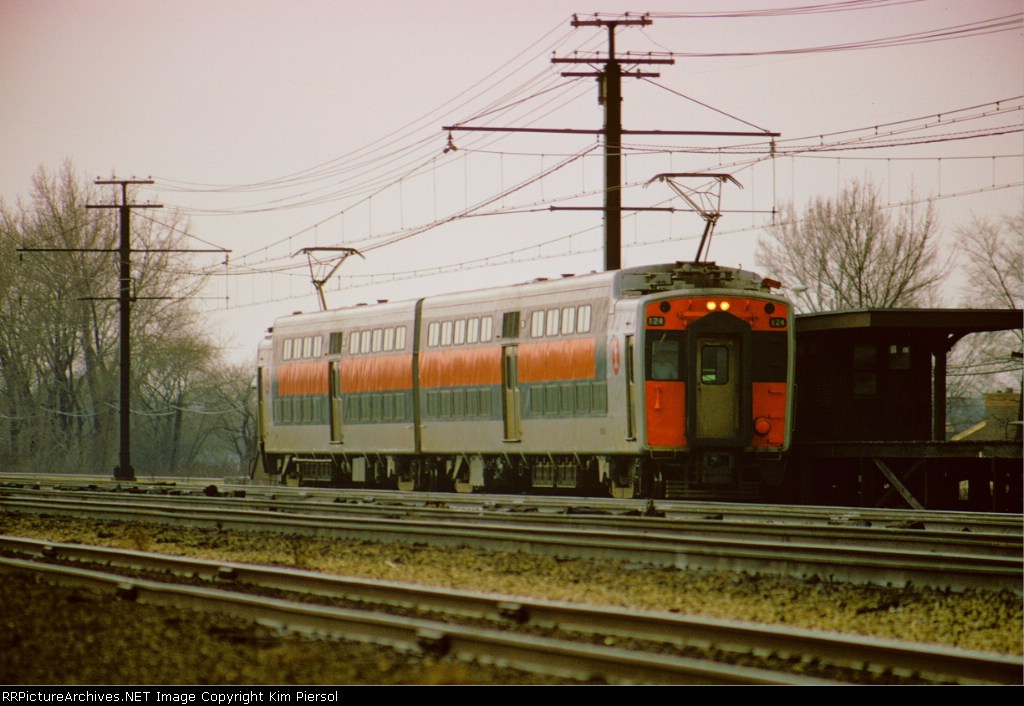 IC Bi-Level Commuter Train #124