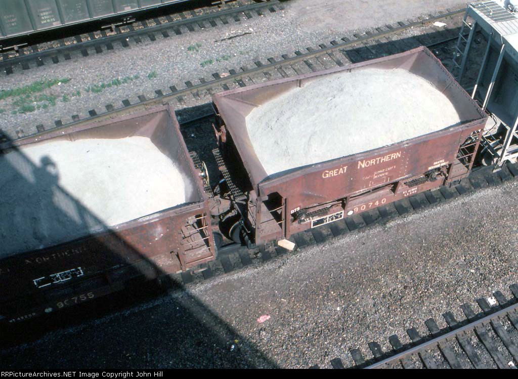 1245-22 GN ore cars in sand service on hump at BN Northtown Yard