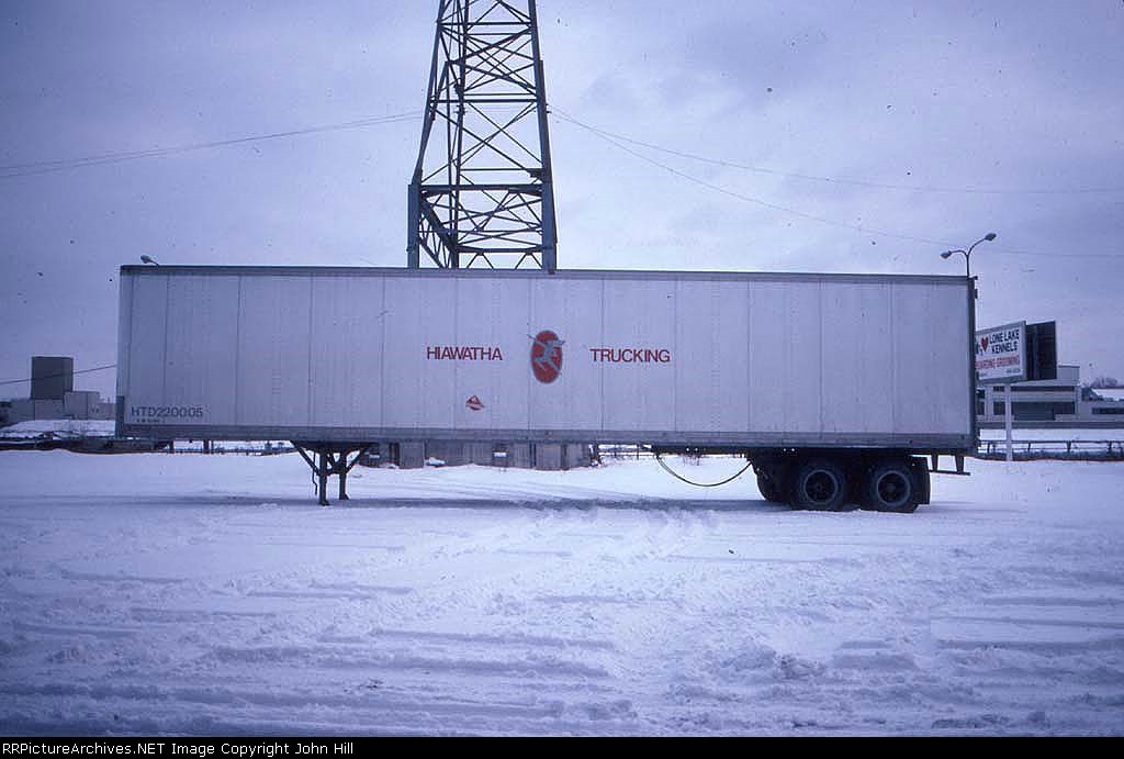 1390-28 MILW HTD220005 at Old Yard freight house