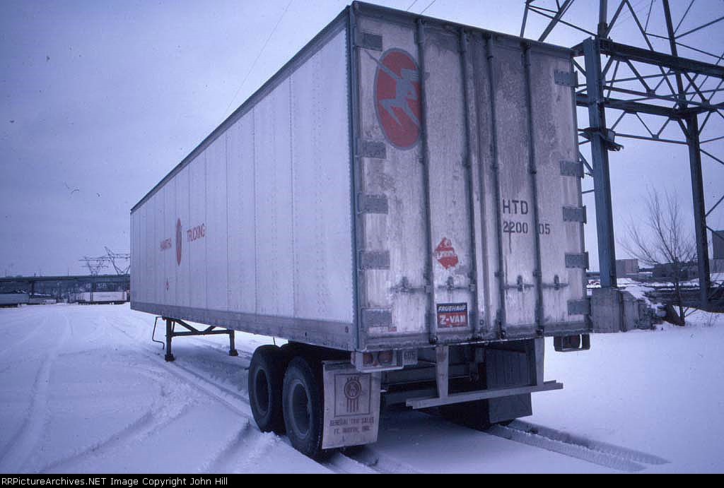 1390-32 MILW HTD220005 at Old Yard freight house