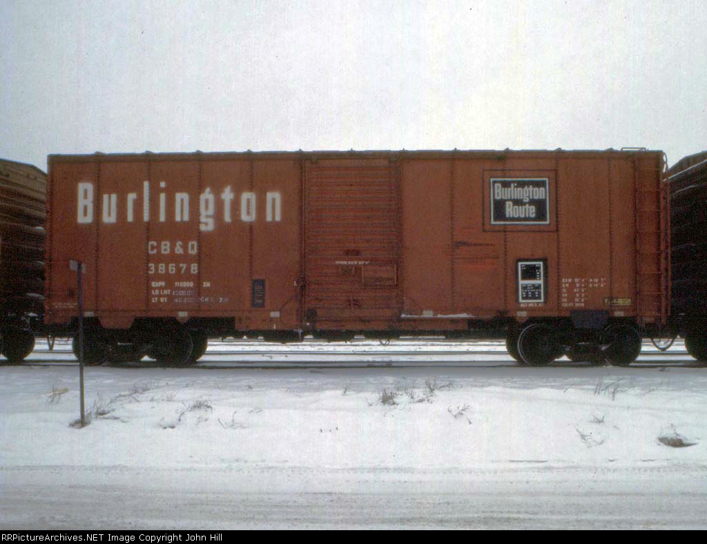 1131-31 CB&Q 38678 at BN Lyndale Yard