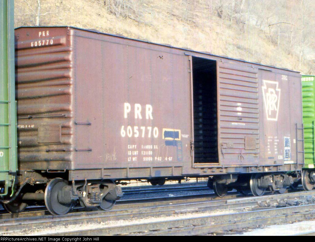 1138-32a PRR 605770 at BN/MILW Hoffman Ave