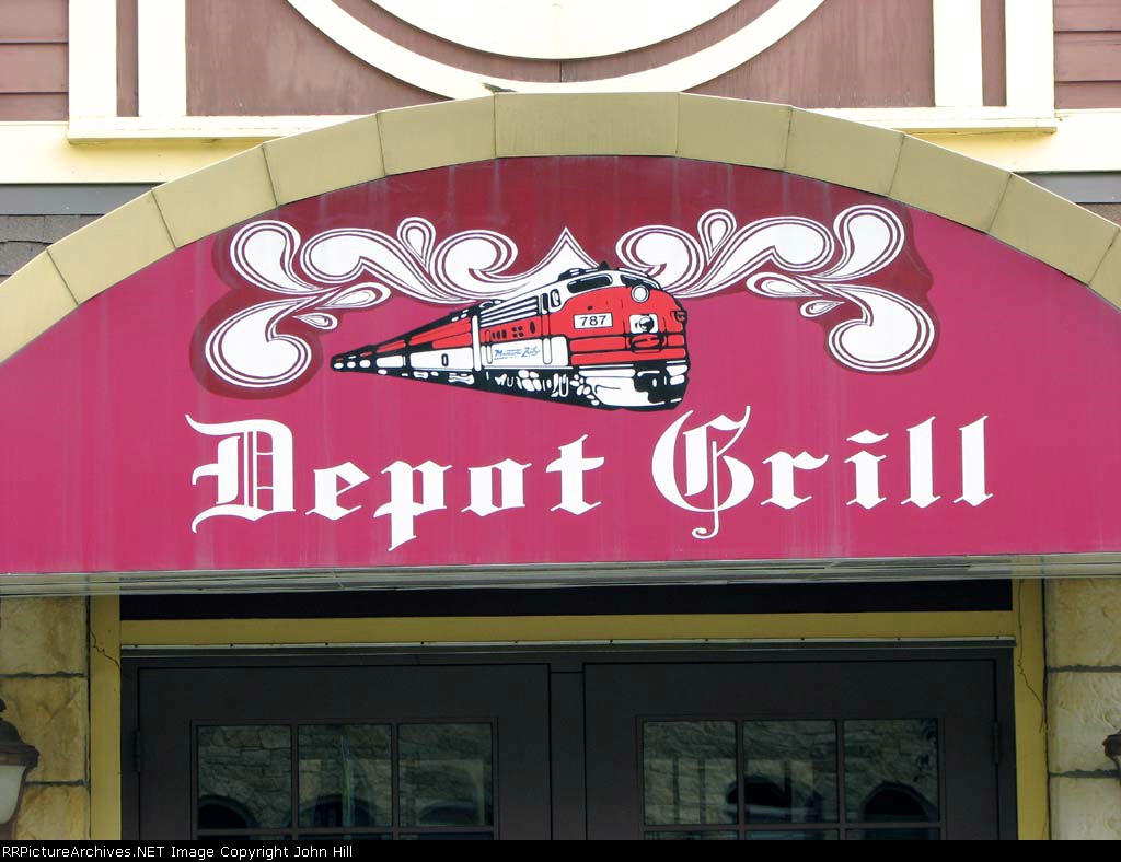 100914202 Minnesota Zephyr Dinner Train http://www.minnesotazephyr.com/