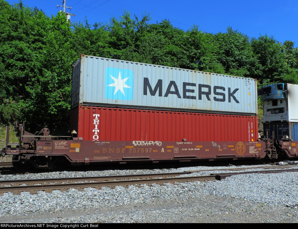 BNSF 237597A - MRKU 163543 - TLLU 587322