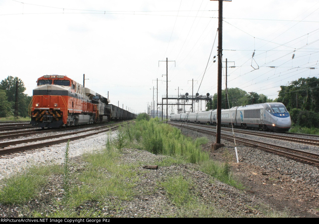 NS 8105 and Amtrak train 2168(1)