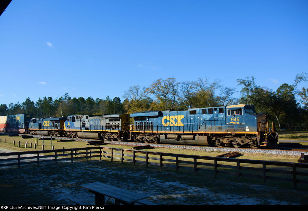 CSX 945 Q124