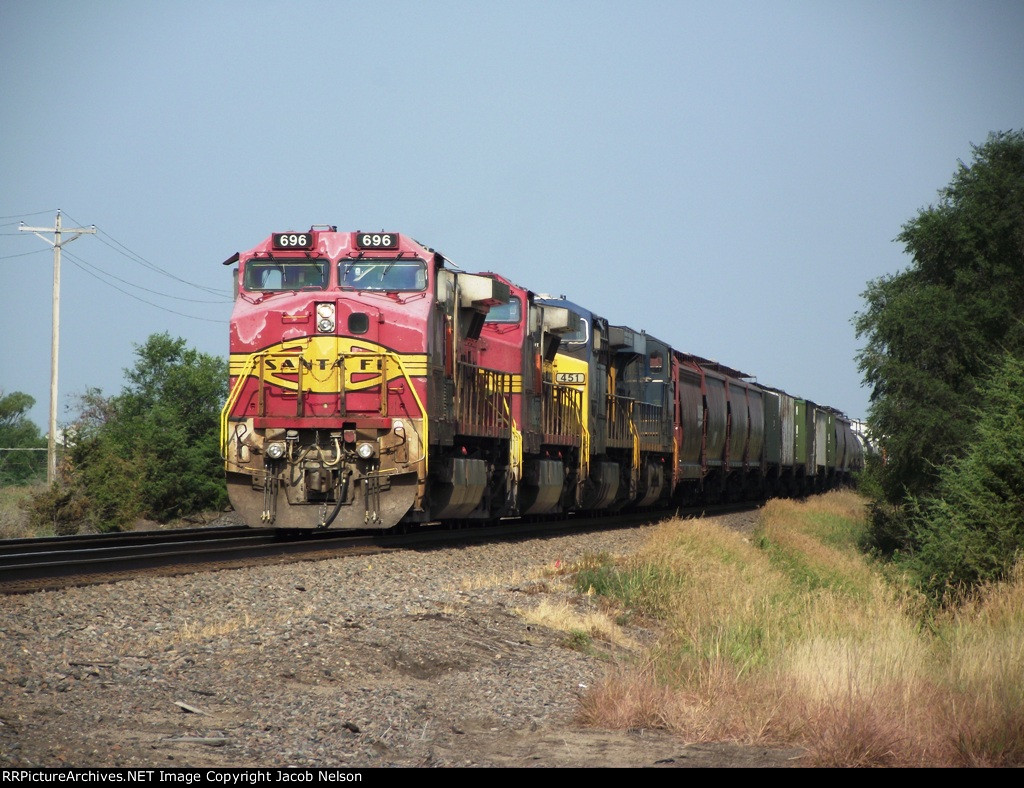 BNSF 696