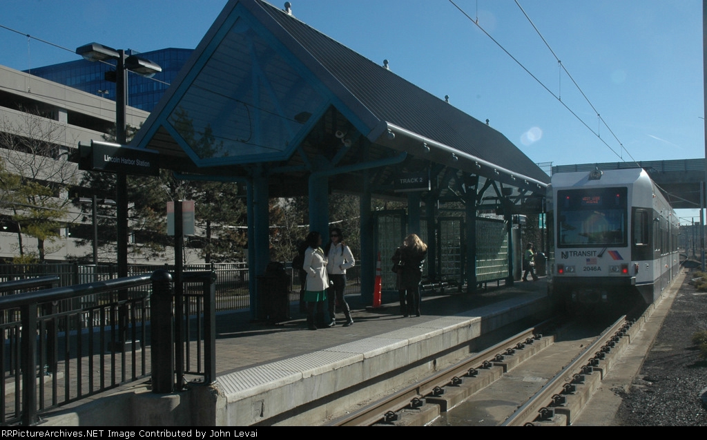 Lincoln Harbor HBLRT Station