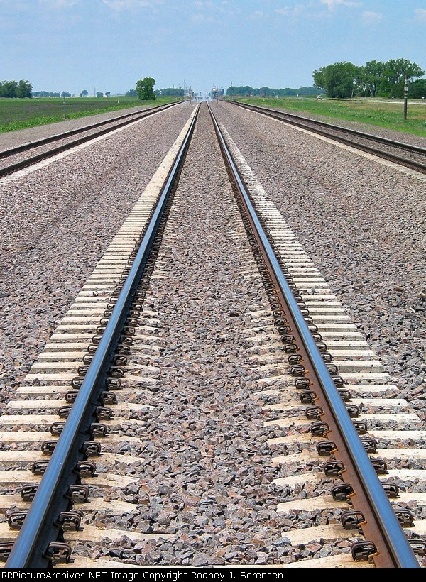Union Pacific's Overland, Triple Main Line . . . What Nice Track Looks ...
