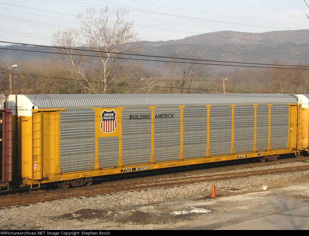 TTGX 979589 (UP "BUILDING AMERICA")