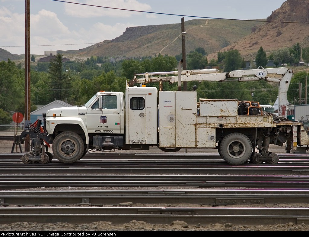 Union Pacific Crane Truck