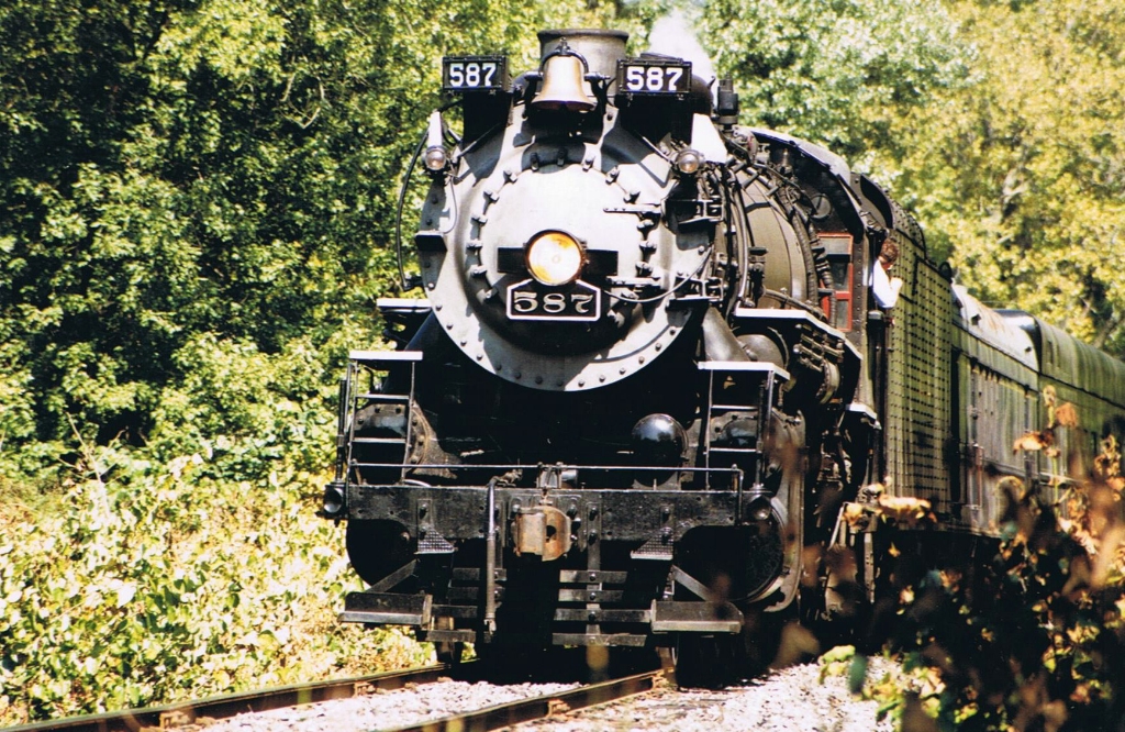 NKP 587 gets nearer to town after second special run