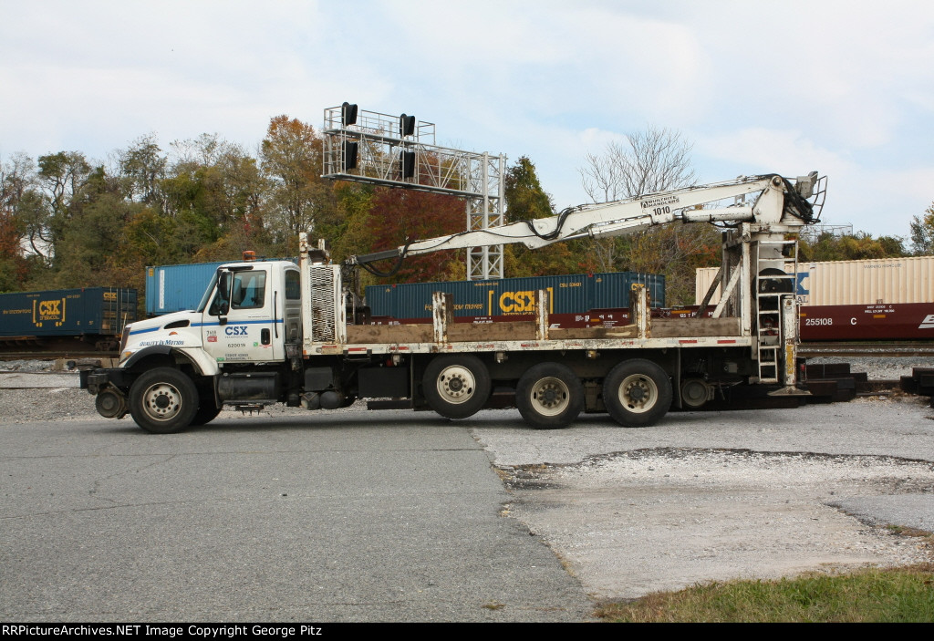 CSX MW truck