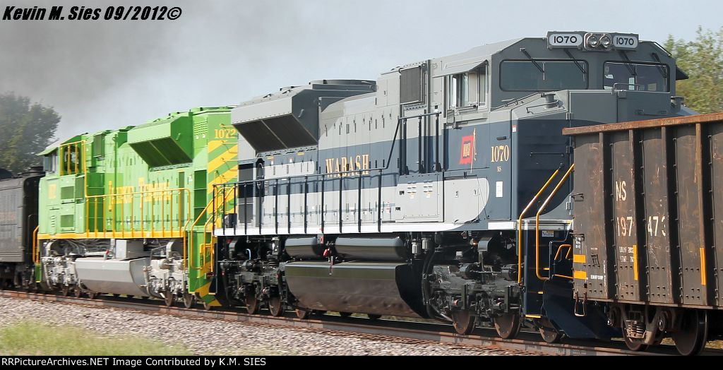 Wabash 1070 & IT 1072 on NS 099