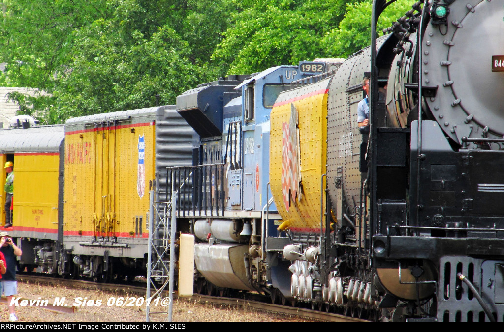 UP 844 & UP 1982 lead "Excursion."