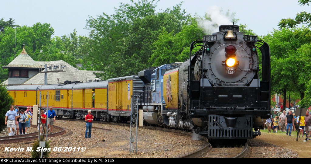 UP 844 & UP 1982 lead "Excursion."