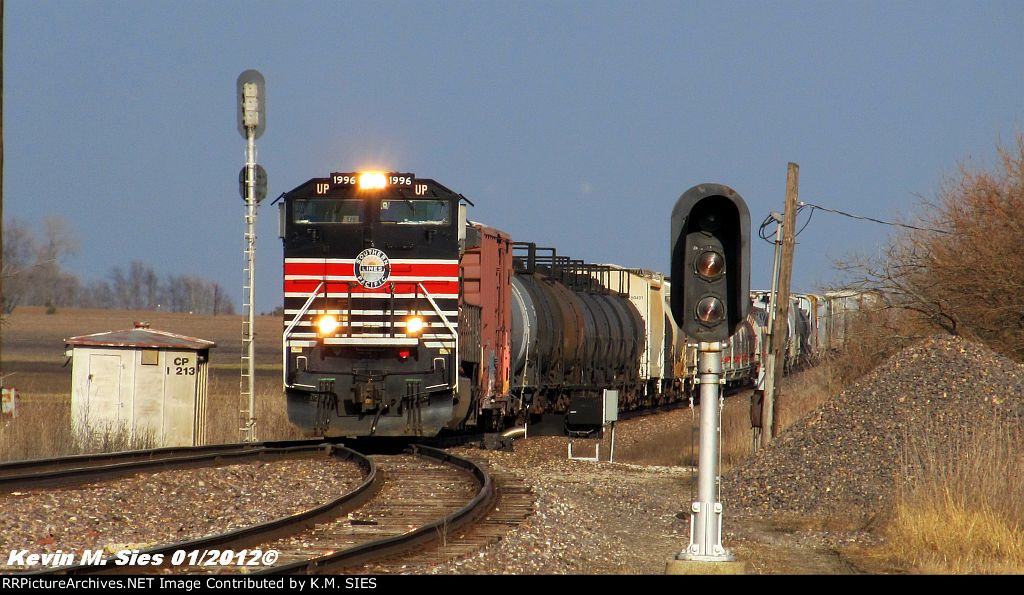 UP 1996 & CN 2712 lead UP MCHPB-30