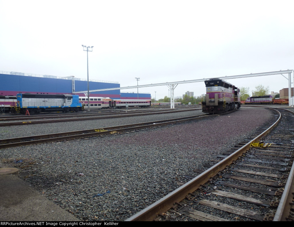MBTA 904, 1122 & 3247